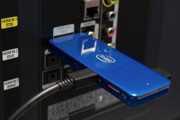 PC-in-a-dongle Intel está a chegar ao mercado, por 150 dólares