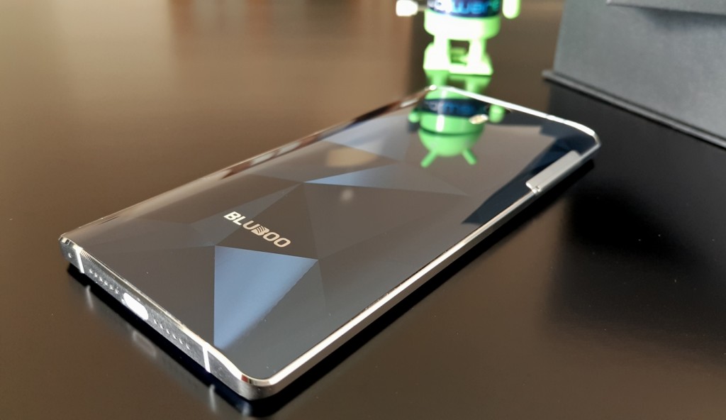 Unboxing ao smartphone Bluboo XTouch