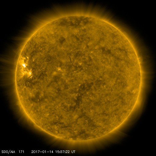 NASA encontra buraco gigante na superfície do Sol