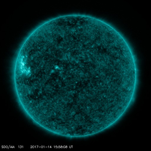 NASA encontra buraco gigante na superfície do Sol
