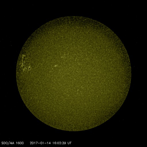 NASA encontra buraco gigante na superfície do Sol