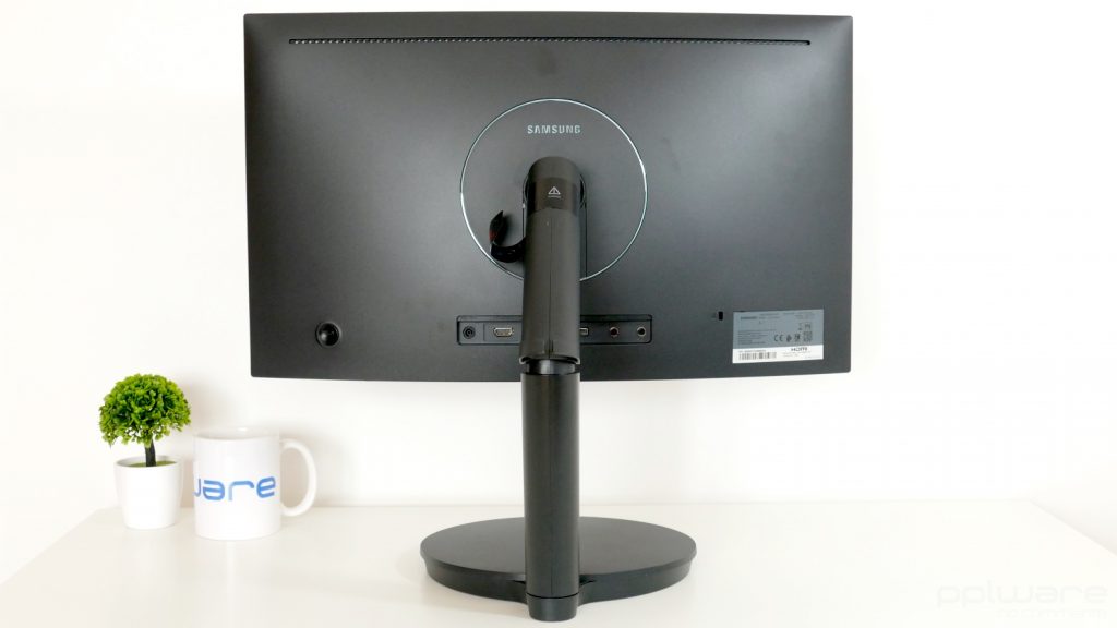 O monitor curvo da Samsung de 24"... só para gamers