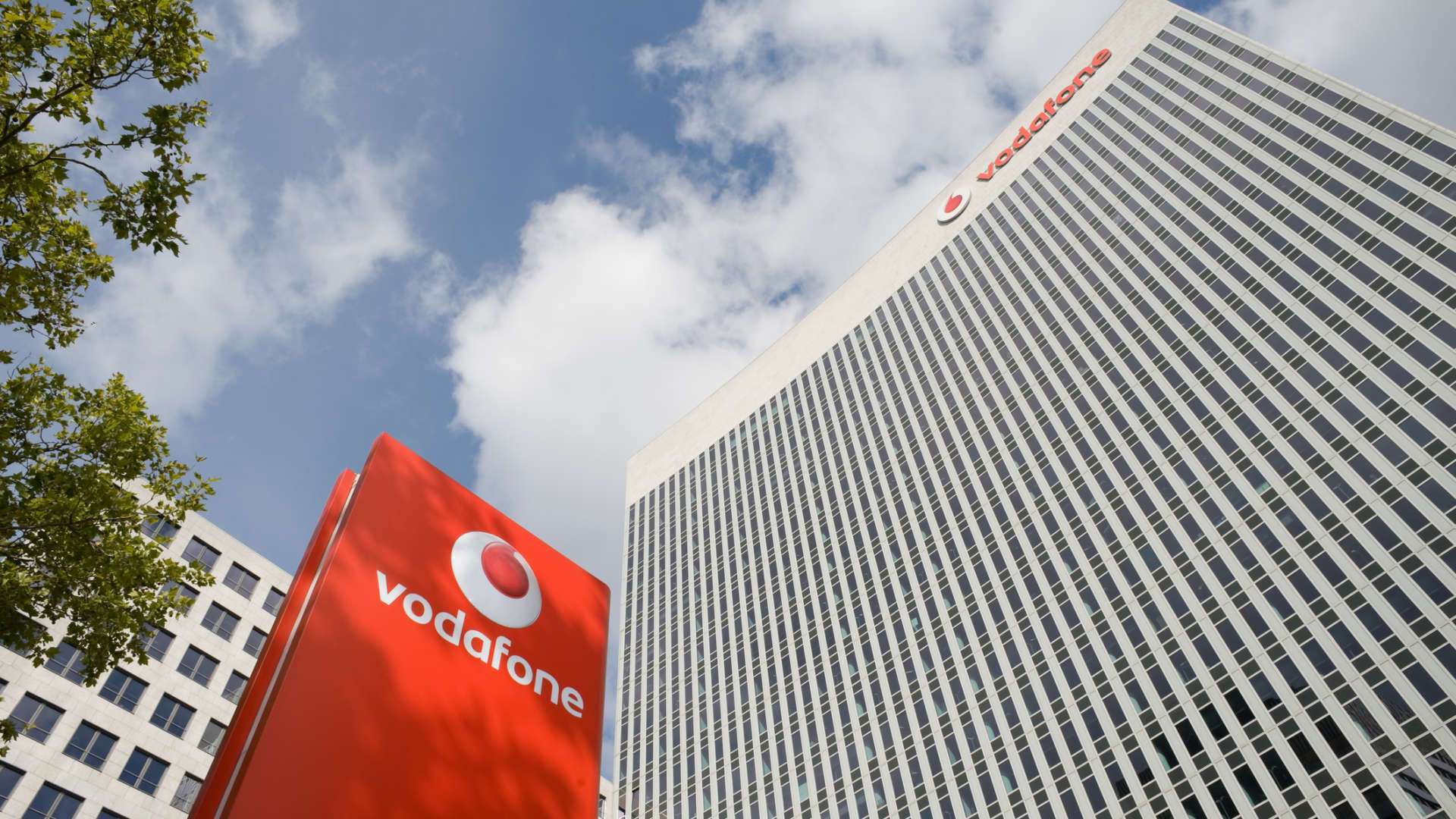 Vodafone: Lucros disparam! Uso de dados móveis no verão ajudou