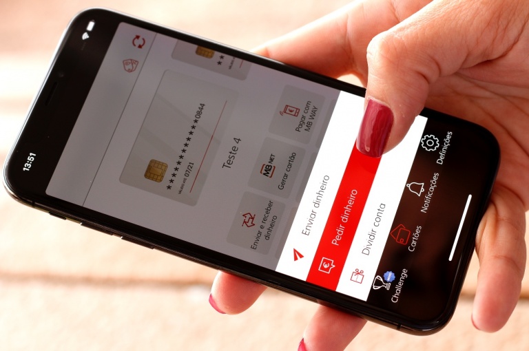 Banco Santander Totta vai começar a cobrar pelas transferências MB WAY