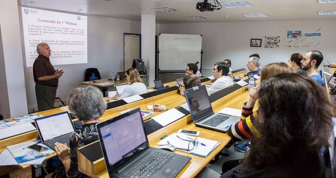 "Posso deitar abaixo o Governo em 15 dias", alerta professor do IST