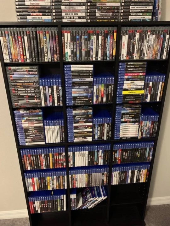 Fã da PlayStation mostra enorme coleção com 1.053 jogos da PS1 até à PS5