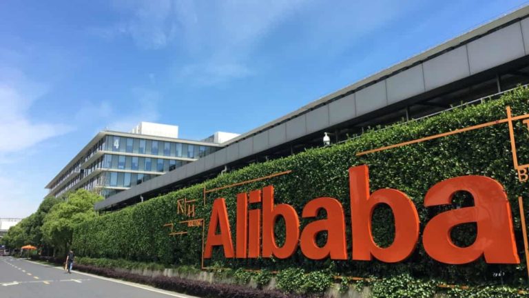 Alibaba demite mulher que alega agressão sexual