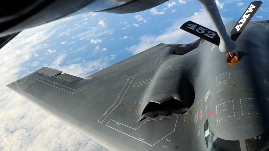 B-21 Raider: Força Aérea dos EUA divulga novas imagens do bombardeiro