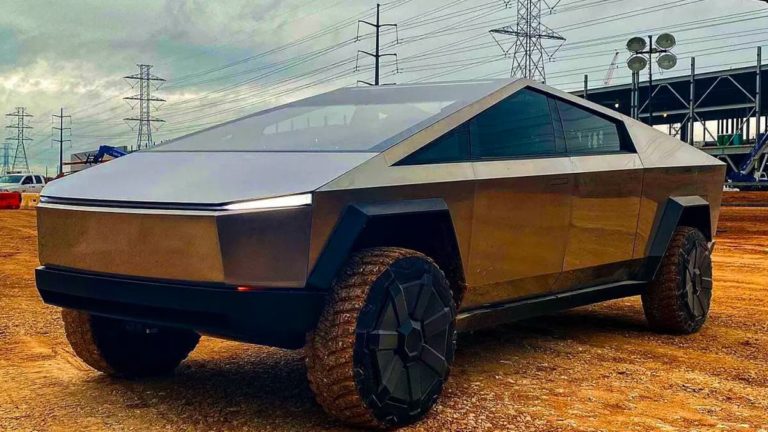 Foto revela o interior da Tesla Cybertruck. Aspeto "fraco" para um ...