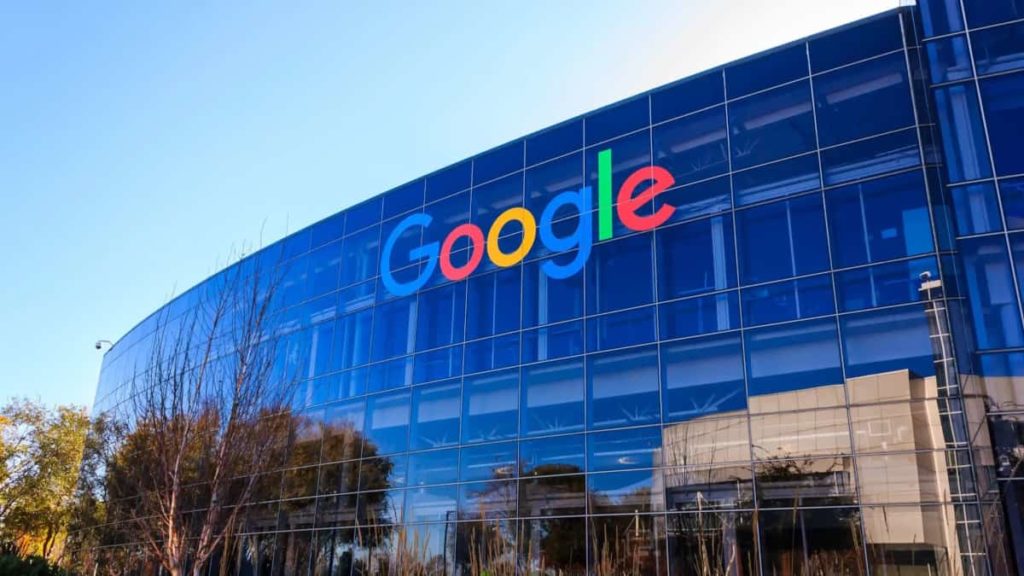 ANACOM investe 1 milhão no centro de Monitorização do Porto