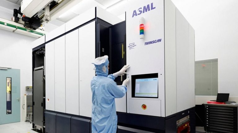 Novas restrições levam a ASML a cancelar também os envios de scanners ...