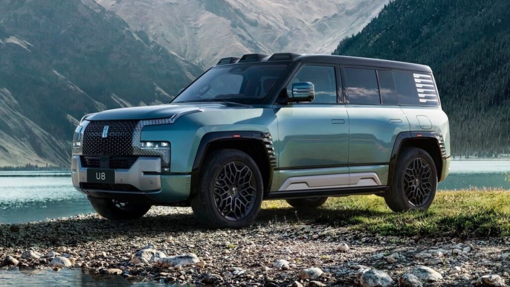 Este SUV híbrido pode lançar um drone do seu tejadilho