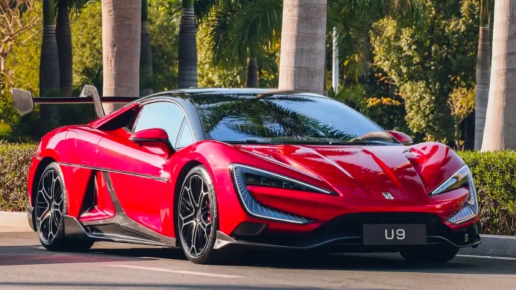 Supercarro elétrico BYD Yangwang U9 vai dos 0 aos 100 em 2