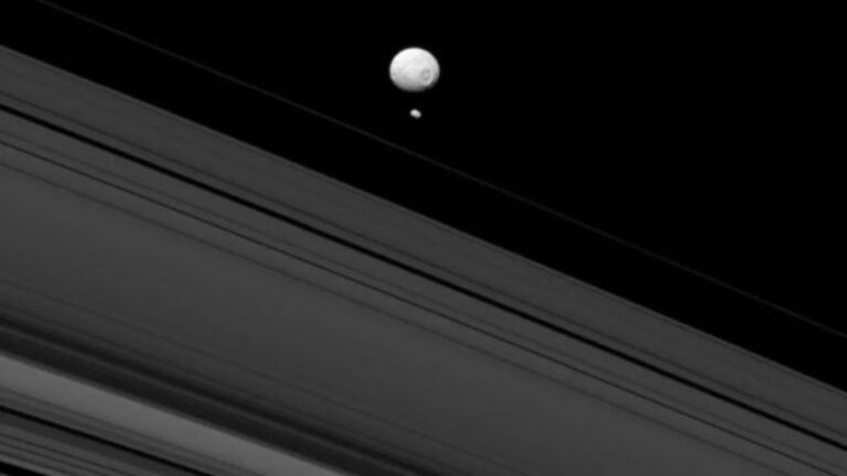 Cientistas preparam aterragem do drone Dragonfly da NASA na lua de ...