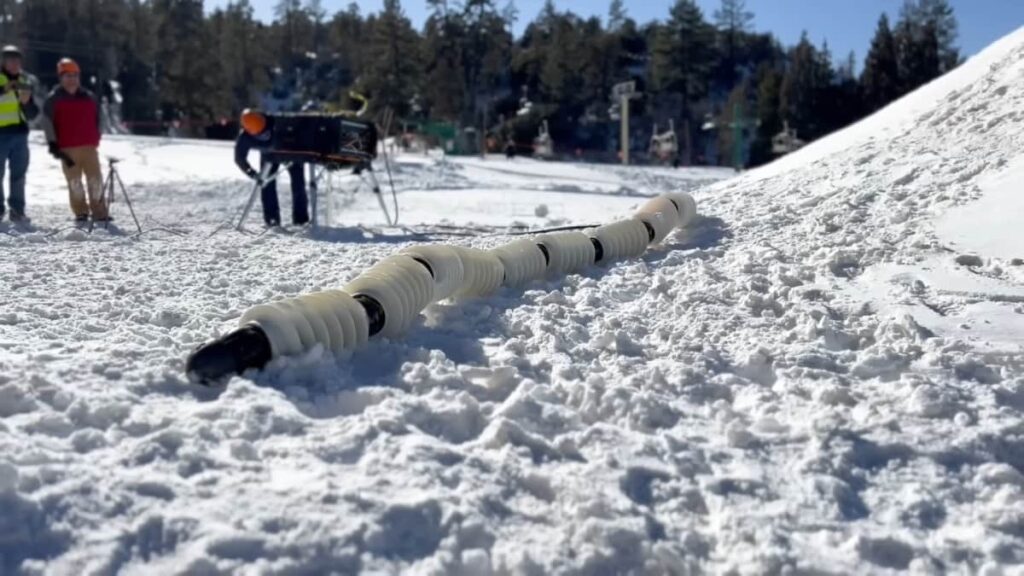 NASA builds a "snake robot" to search for life in the icy oceans of ...