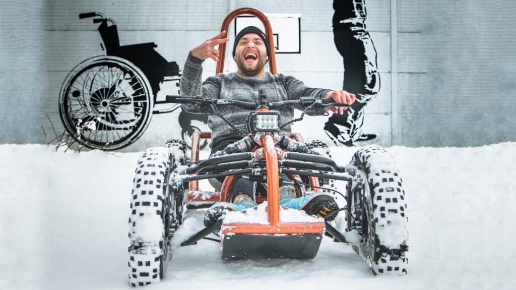 Exoquad: veículo todo-o-terreno para pessoas em cadeira de rodas