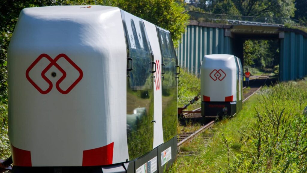 MONOCAB OWL: um "comboio" monocarril autónomo