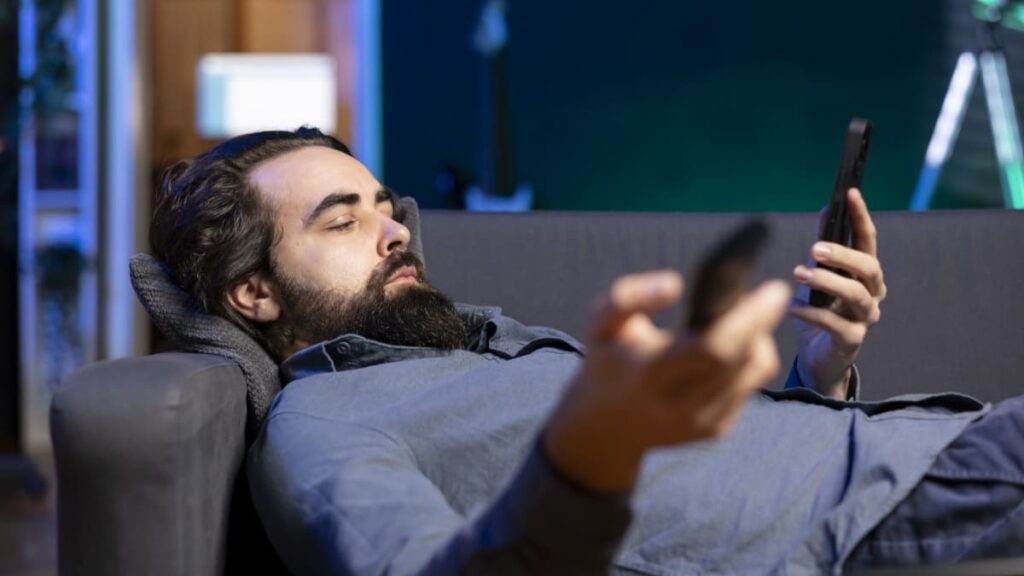 Já ouviu falar de "second screening"? Explicamos-lhe este fenómeno moderno