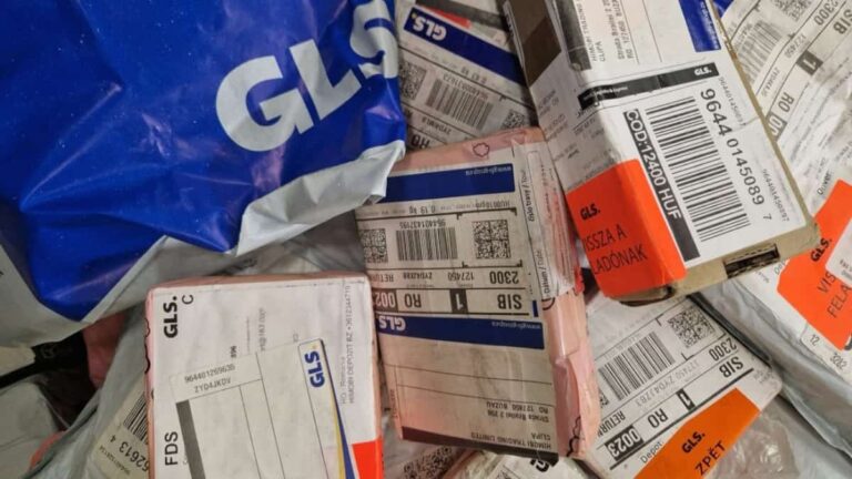 Colis Colis: a empresa que vende encomendas perdidas e fechadas ao quilo