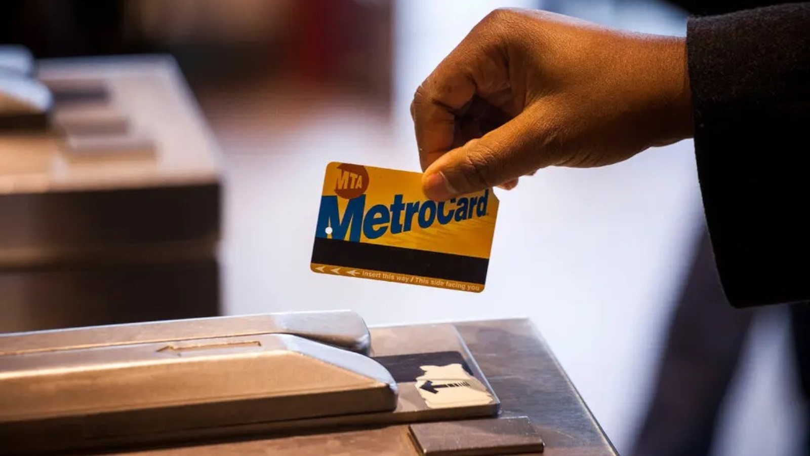 Nova Iorque descontinuou os MetroCards e já há quem esteja a ganhar ...